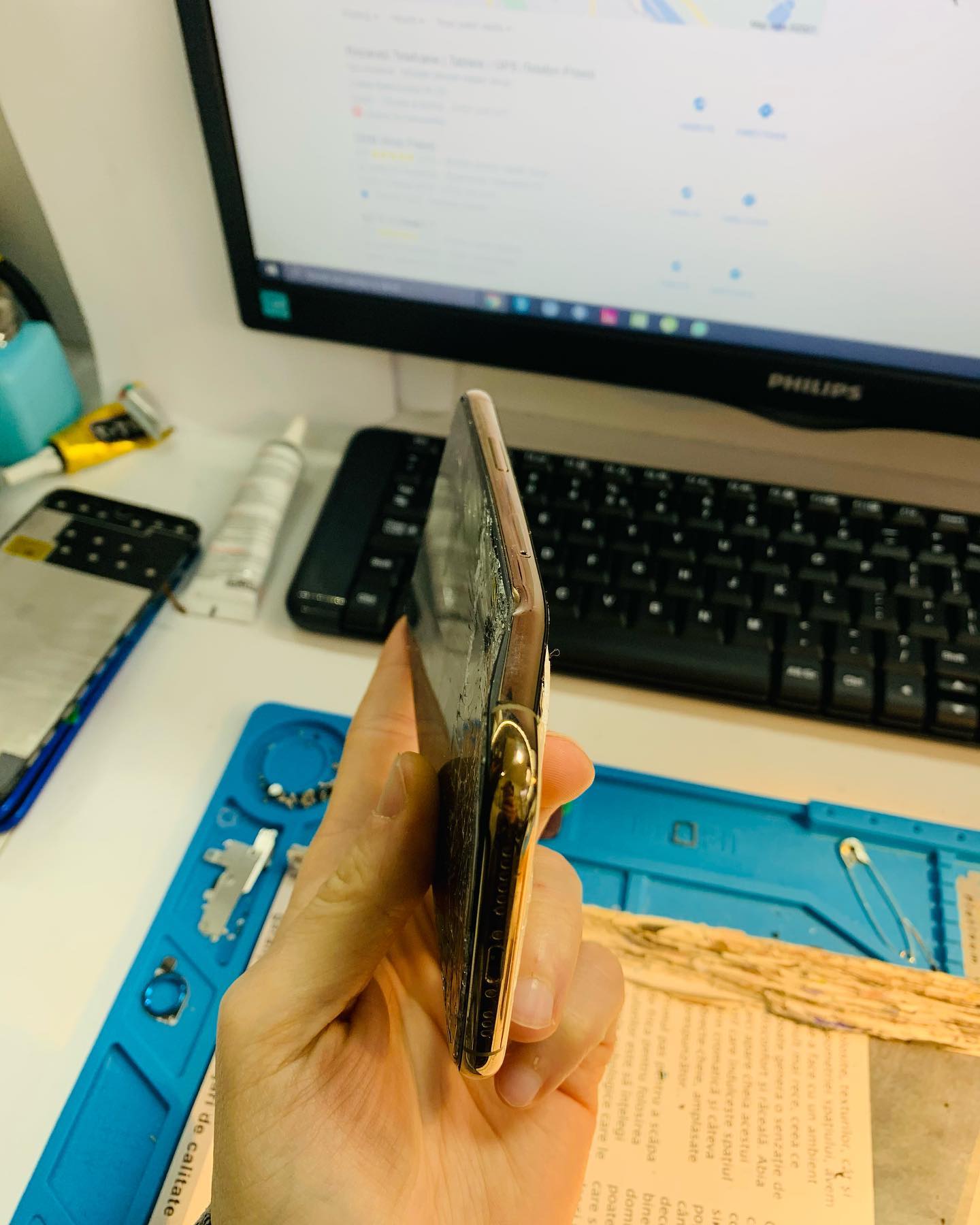 iTelefon - Reparatii telefoane & accesorii Pitesti